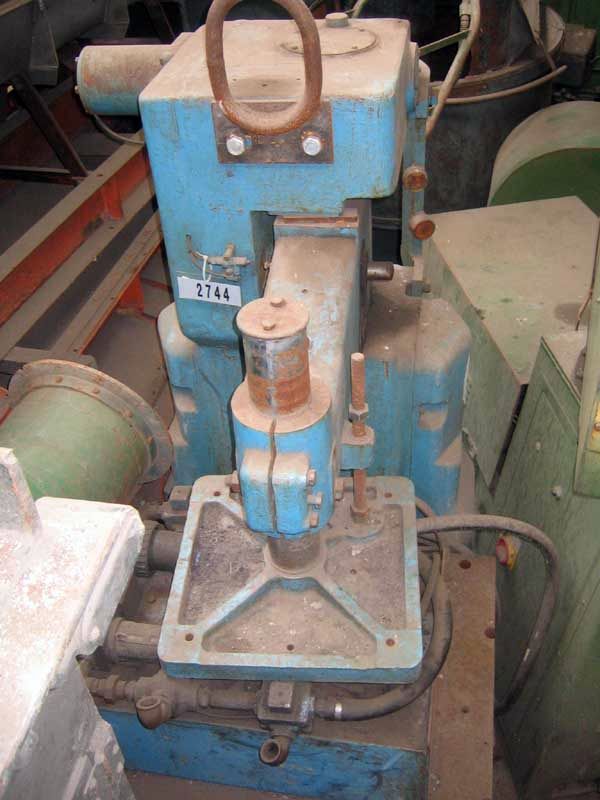 Genten Machines GmbH - Machine à mouler BMM, type QJS217PL